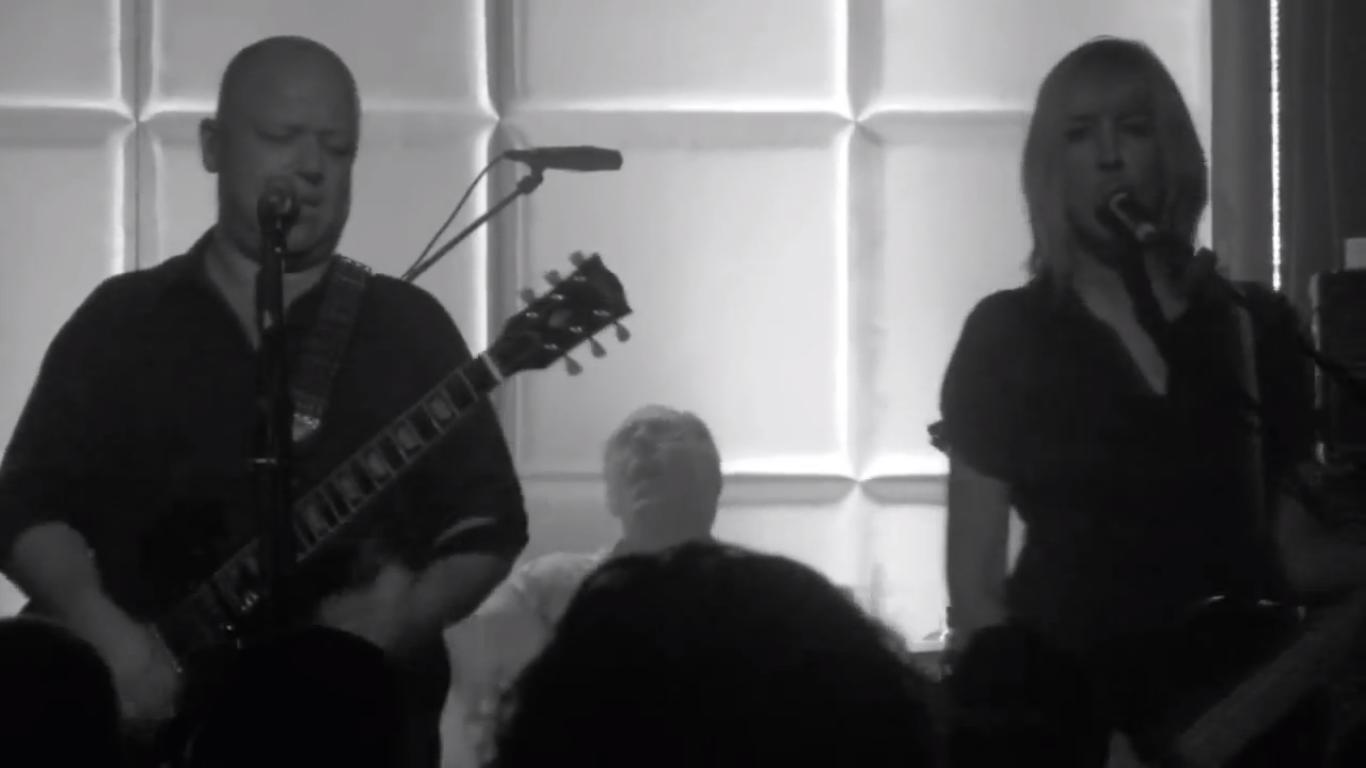 Los Pixies dieron un show sorpresa en Los Ángeles y tocaron sus nuevas ...
