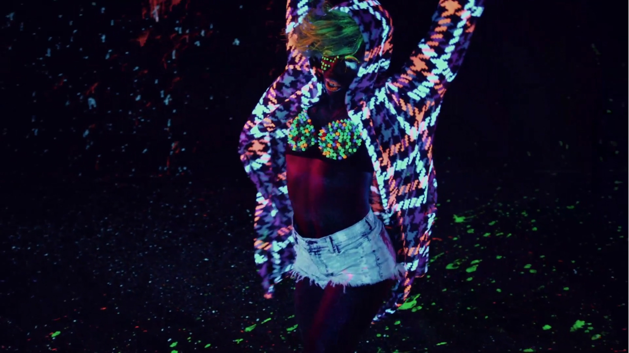 Major Lazer feat. Laidback Luke & Ms. Dynamite - "Sweat" - FILTER México