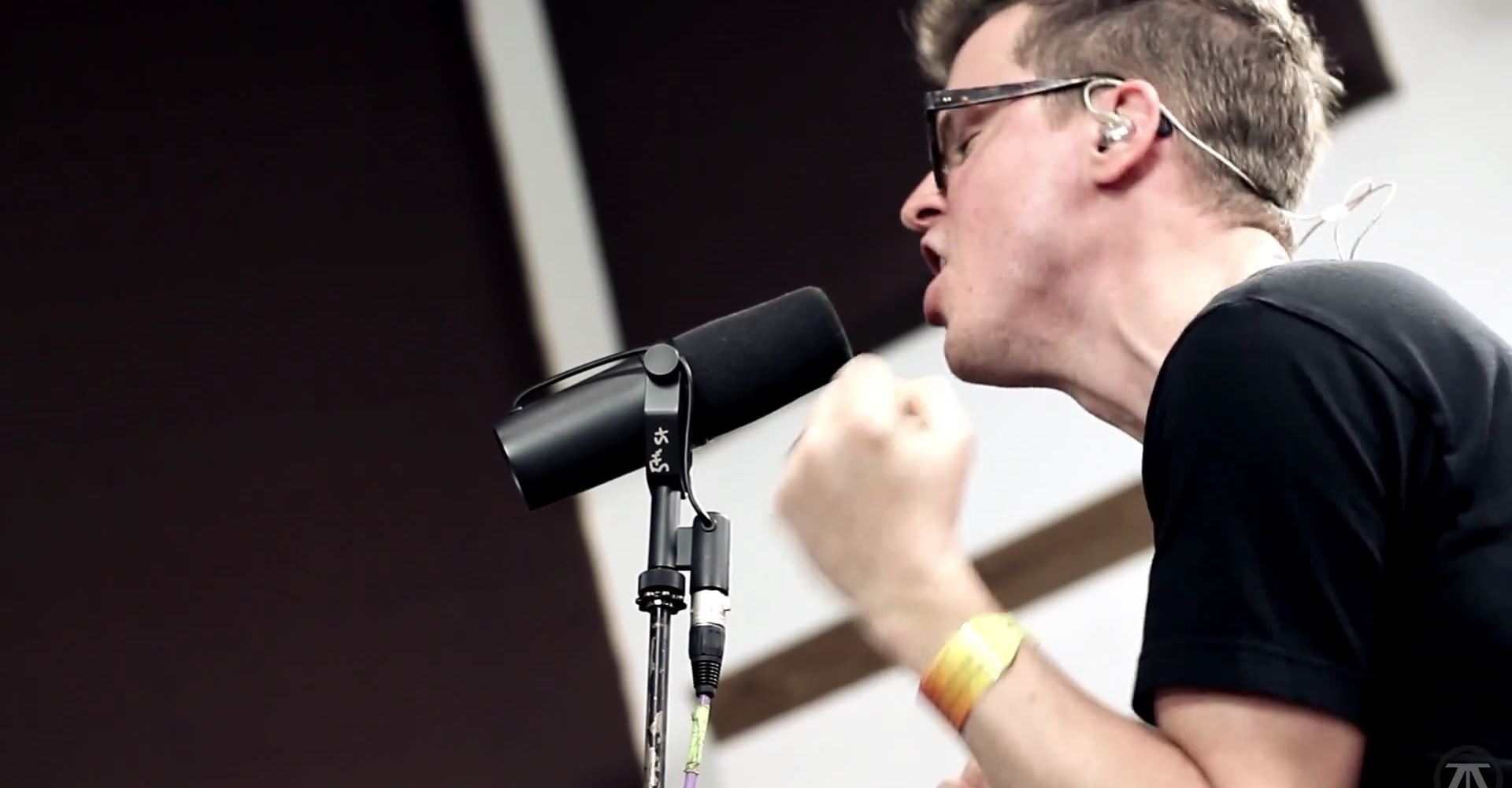 Sólo basta esta sesión para darle toda la atención a Son Lux - FILTER ...