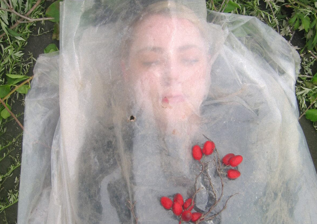 Pharmakon aborda la trascendencia humana y su vínculo con la naturaleza ...