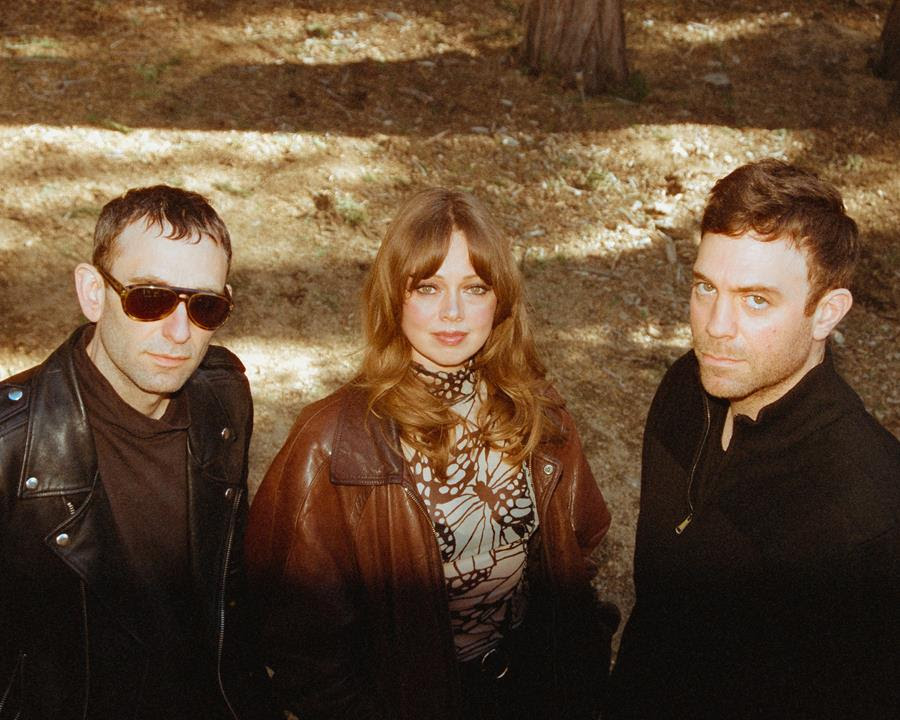 Ruth Radelet, Nat Walker y Adam Miller de Chromatics se reencontraron ...